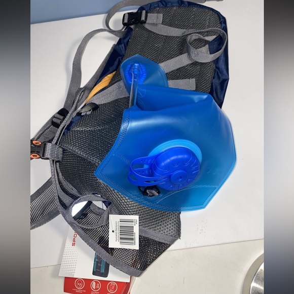 Crane | Bags | Crane Sports Hydration Hiking Backpack 2l In Navy | Poshmark